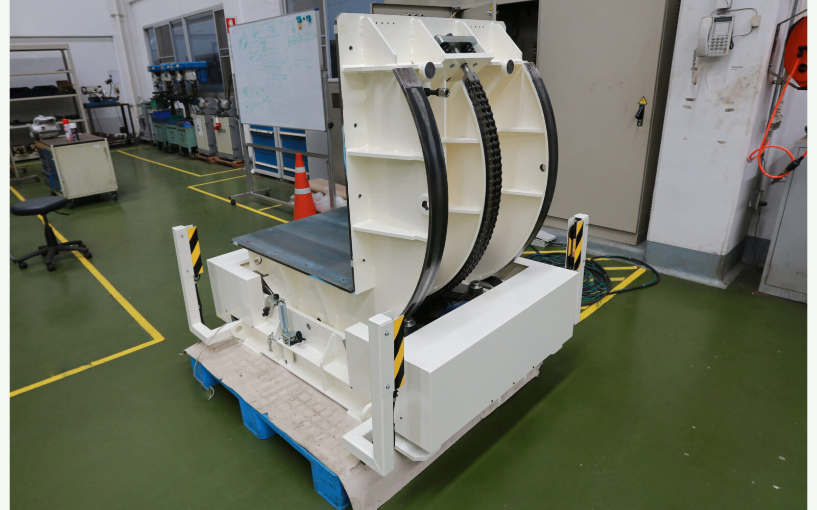 Mold reversing machine – TANABE (Thailand)